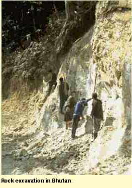 FAO Guide to Forest Road Engineering in Mountainous Terrain