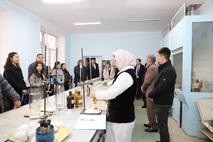 FAO Country Profiles | FAO highlights the vital role of soil: 95 ...