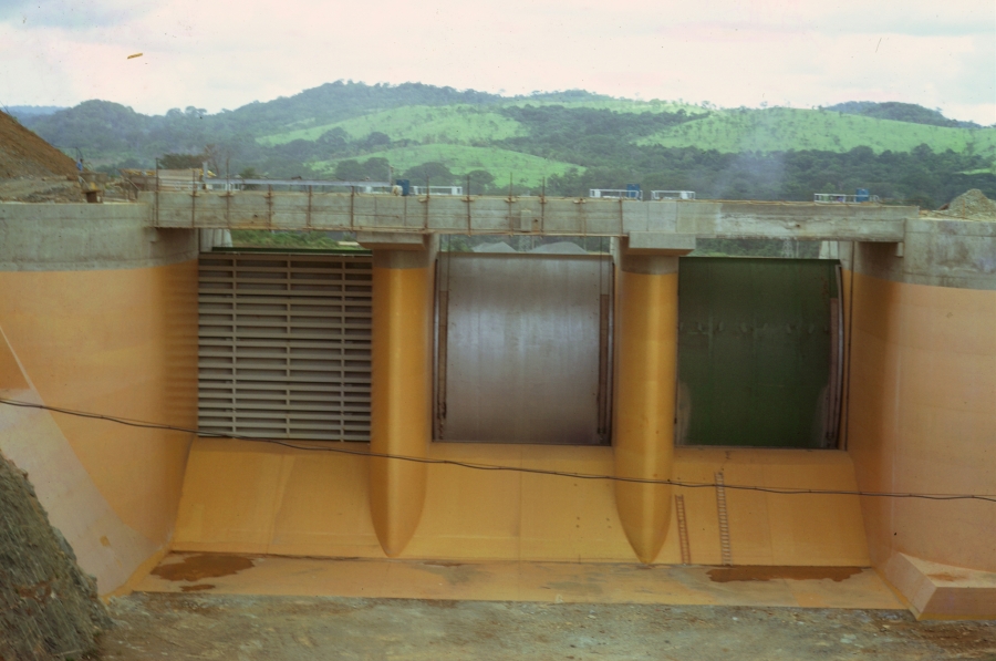 PHOTO LIBRARY: detail