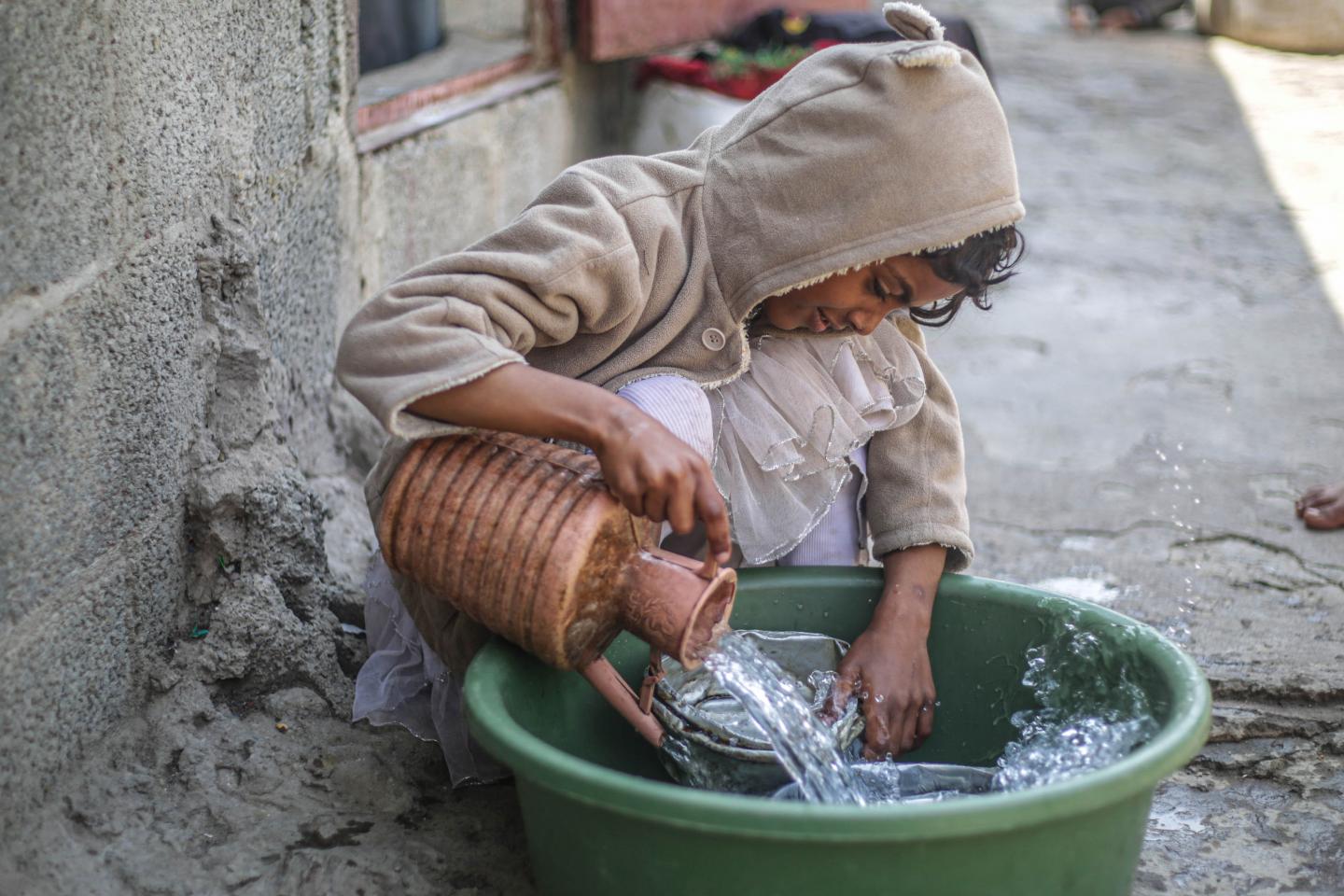 Running Dry - The Impact of Water Scarcity on Children in the Middle ...